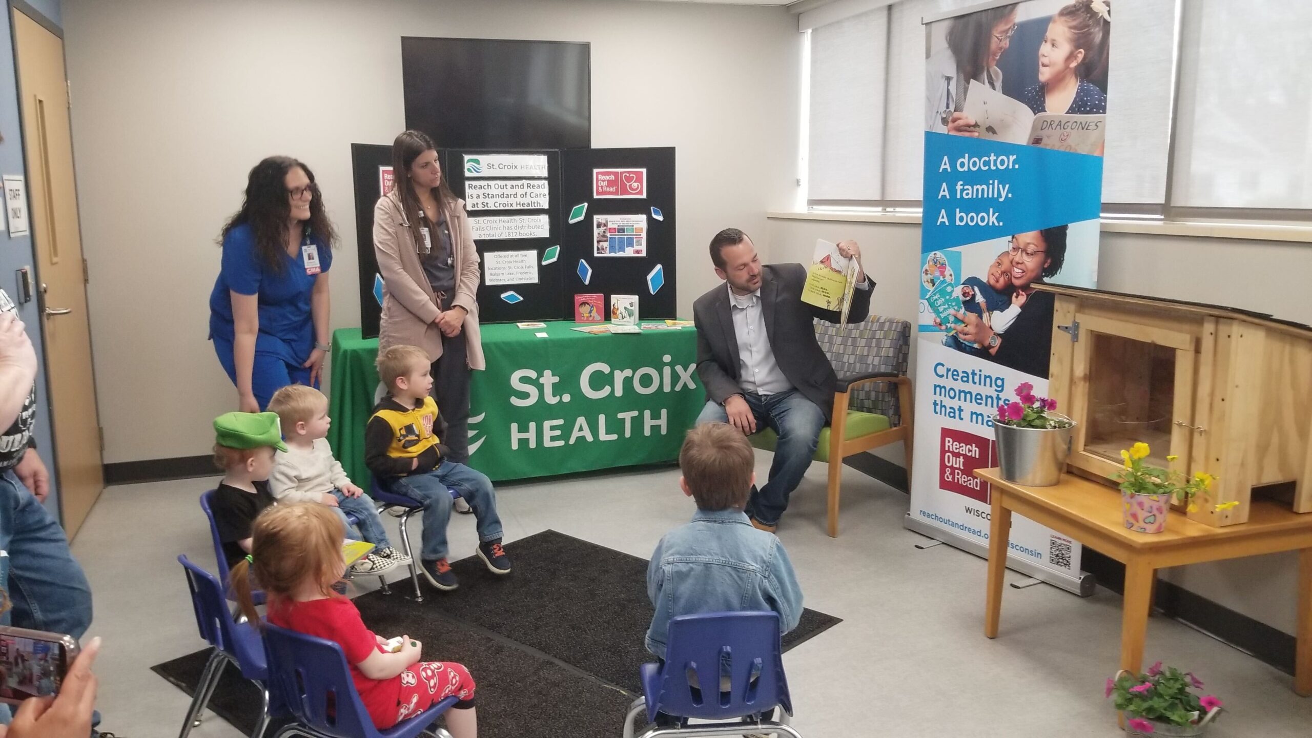 Senator Quinn Gets a Firsthand Look at Literacy's Vital Role in St ...
